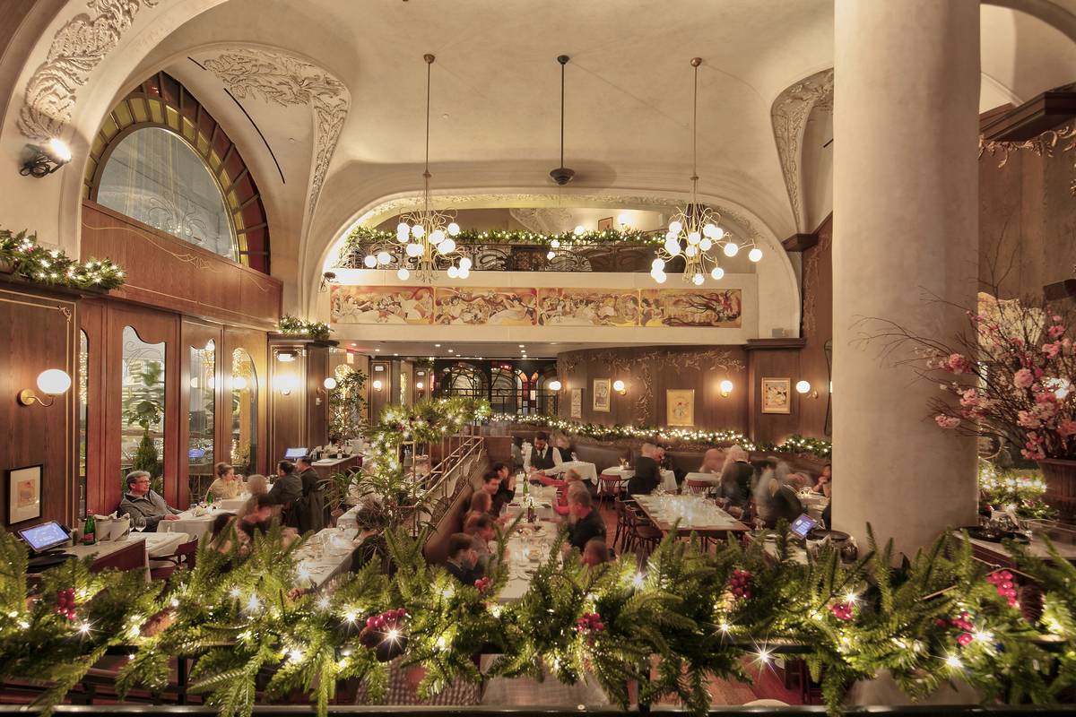 The Best Restaurants Near Rockefeller Center (2024)