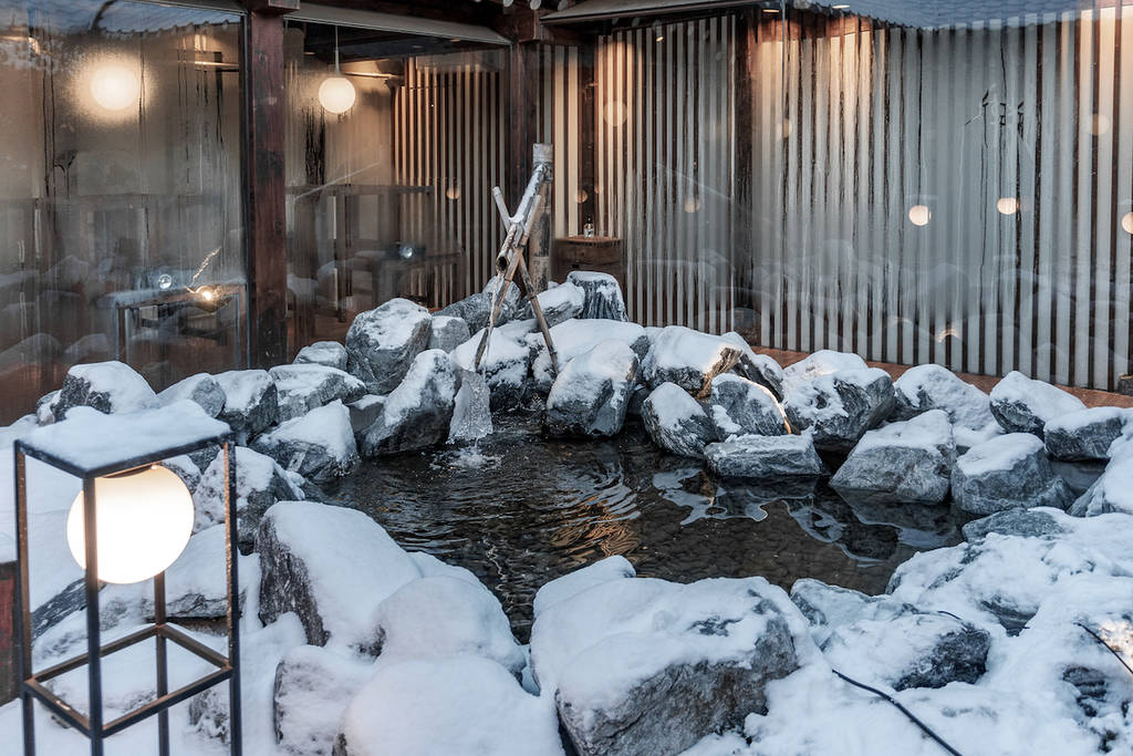 Oncheon Allows You To Dine Alongside A Traditional Hot Spring