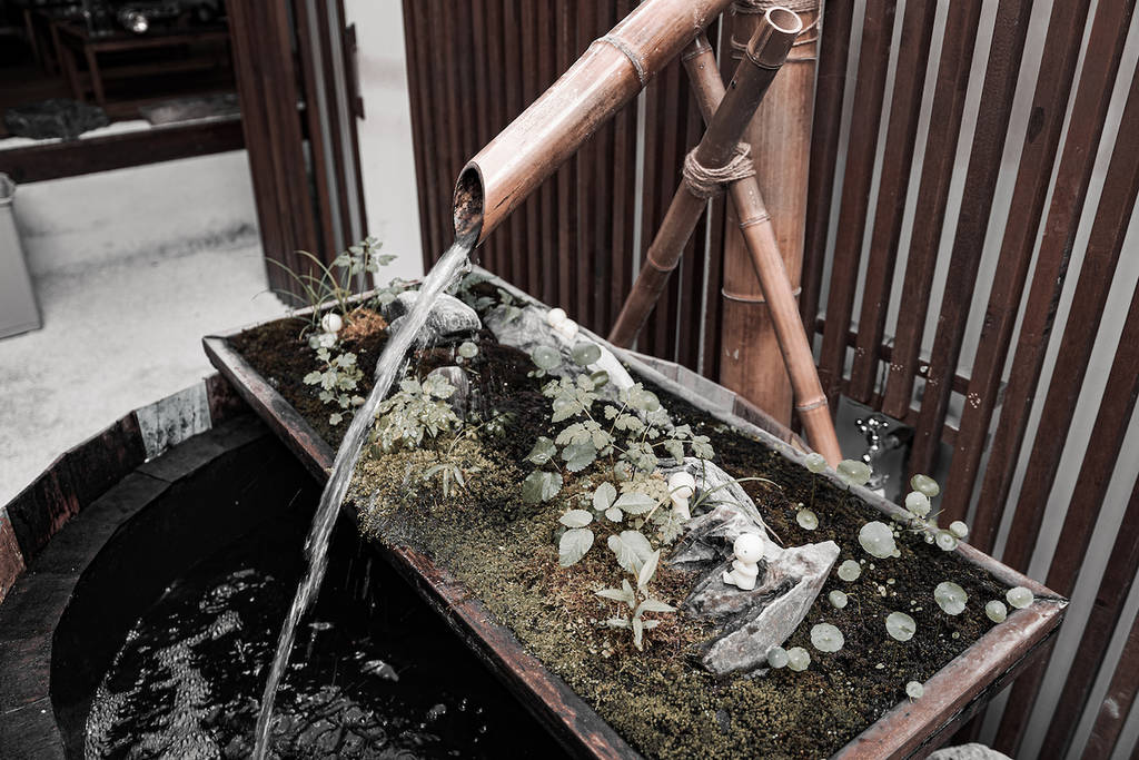 Oncheon Allows You To Dine Alongside A Traditional Hot Spring