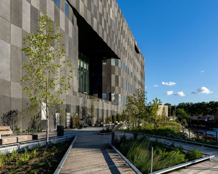 Robert De Niro Creates The World's First-Ever Vertical Film Studio In NYC