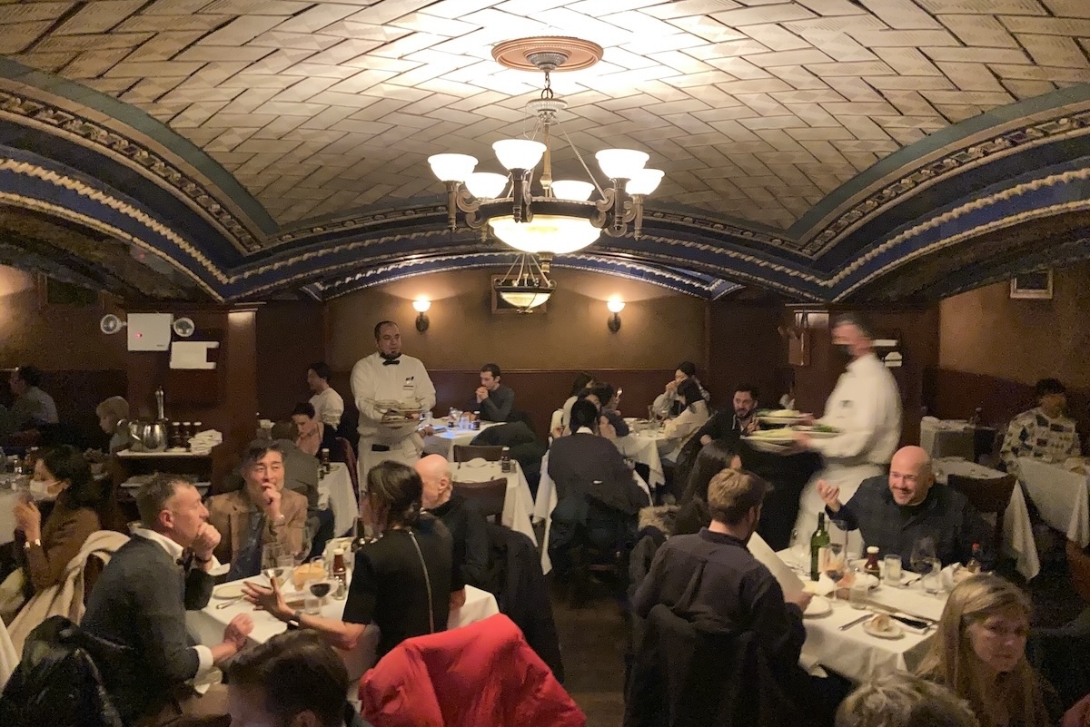 Wolfgang Zwiener, leyenda de los asadores de Nueva York, fallece a los ...