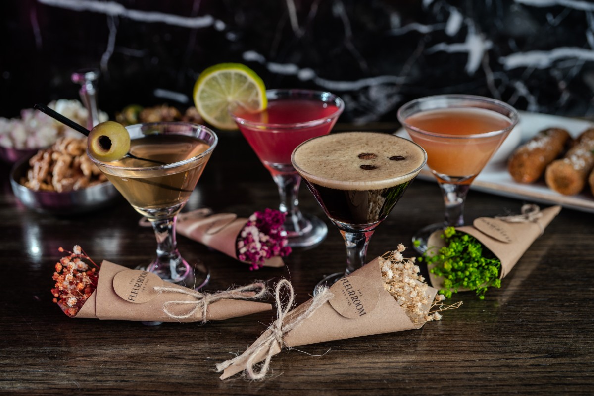 This NYC Happy Hour Offers $9 Martinis & A Free Mini Bouquet