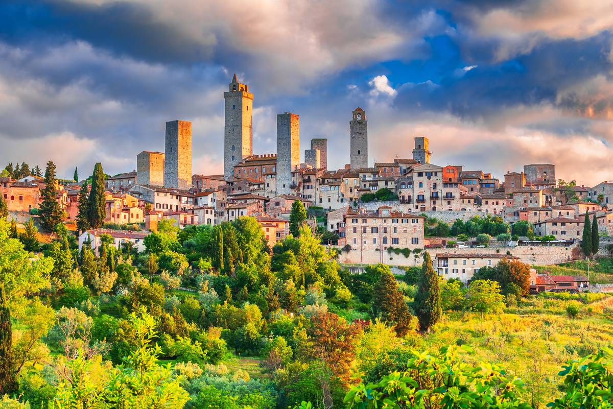 This Stunning Town In Tuscany Is Known As The 'Italian Manhattan' — And ...