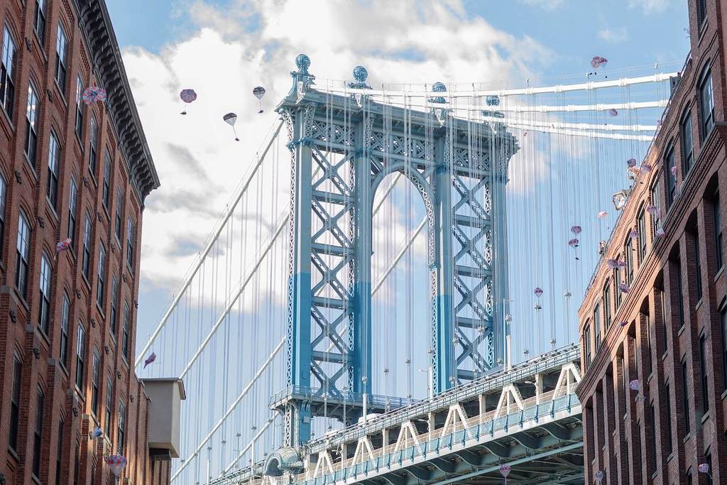 Le largage annuel de Dumbo à New York fera à nouveau pleuvoir des ...