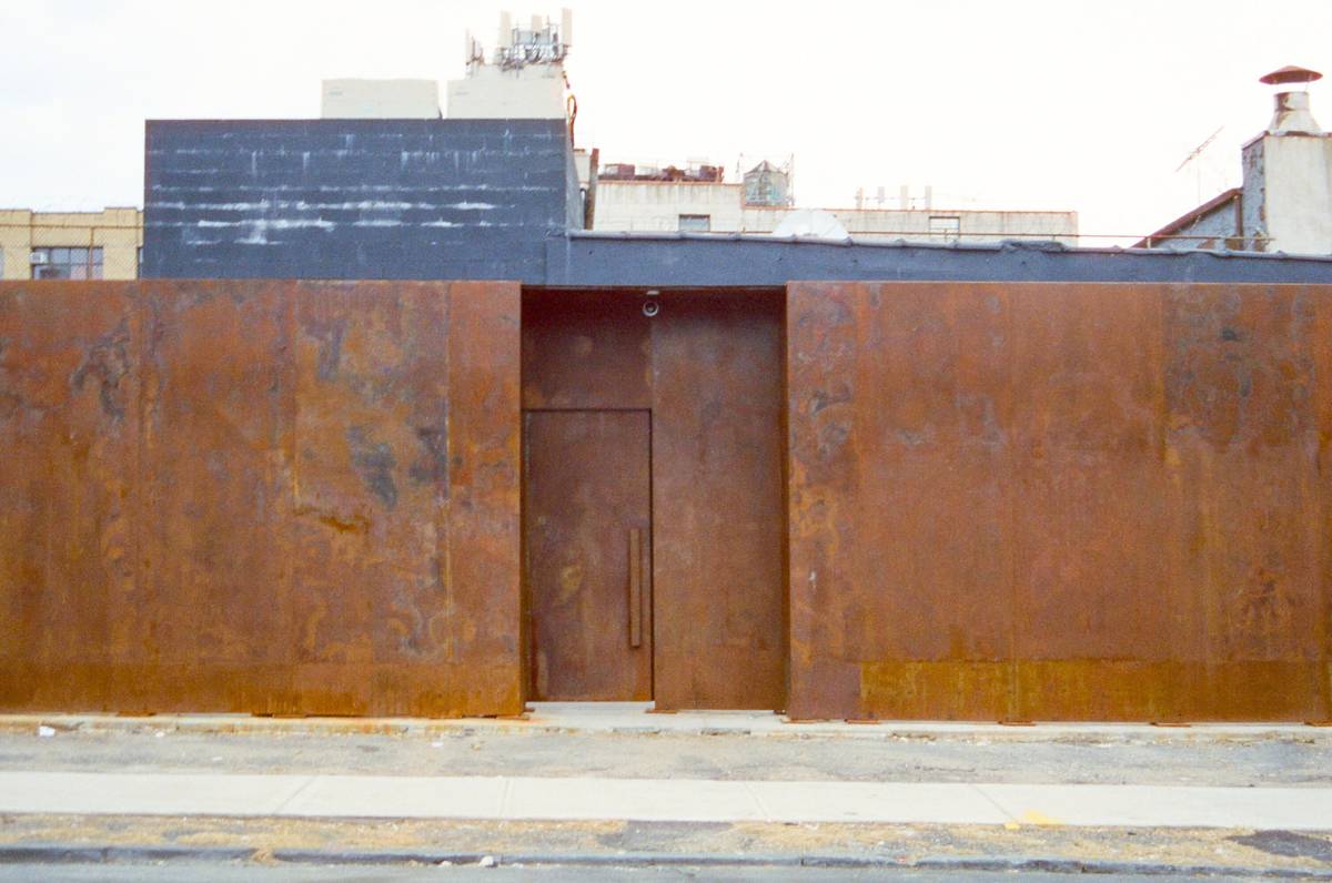 Signal Nightclub Opens In Brooklyn With No Phones Policy