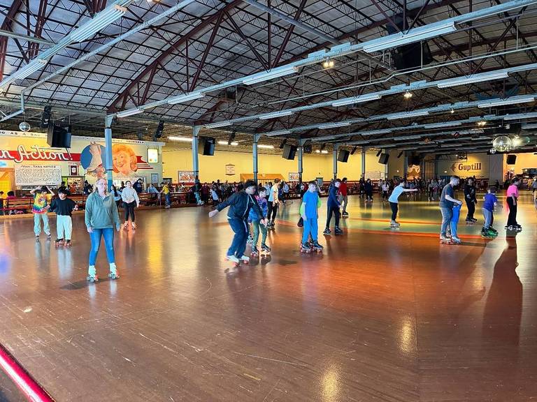 Guptill's Arena: The Largest Indoor Roller-Skating Rink Is In NY