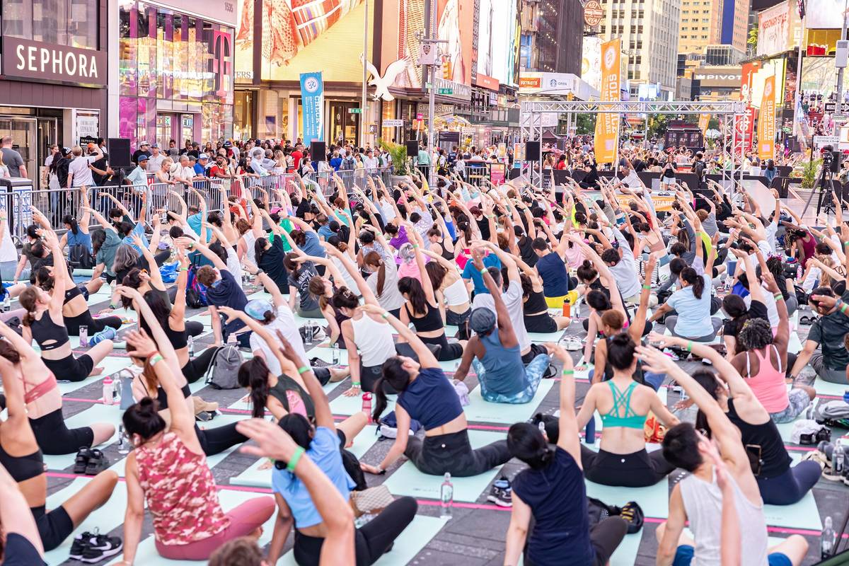 Free All-Day Outdoor Yoga Brings Thousands To Times Square For Summer ...