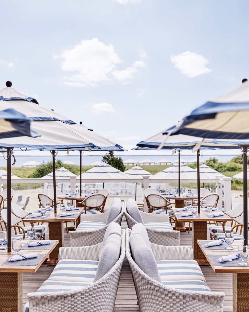 This Dreamy New England Restaurant Is The Best Waterfront Dining Spot ...