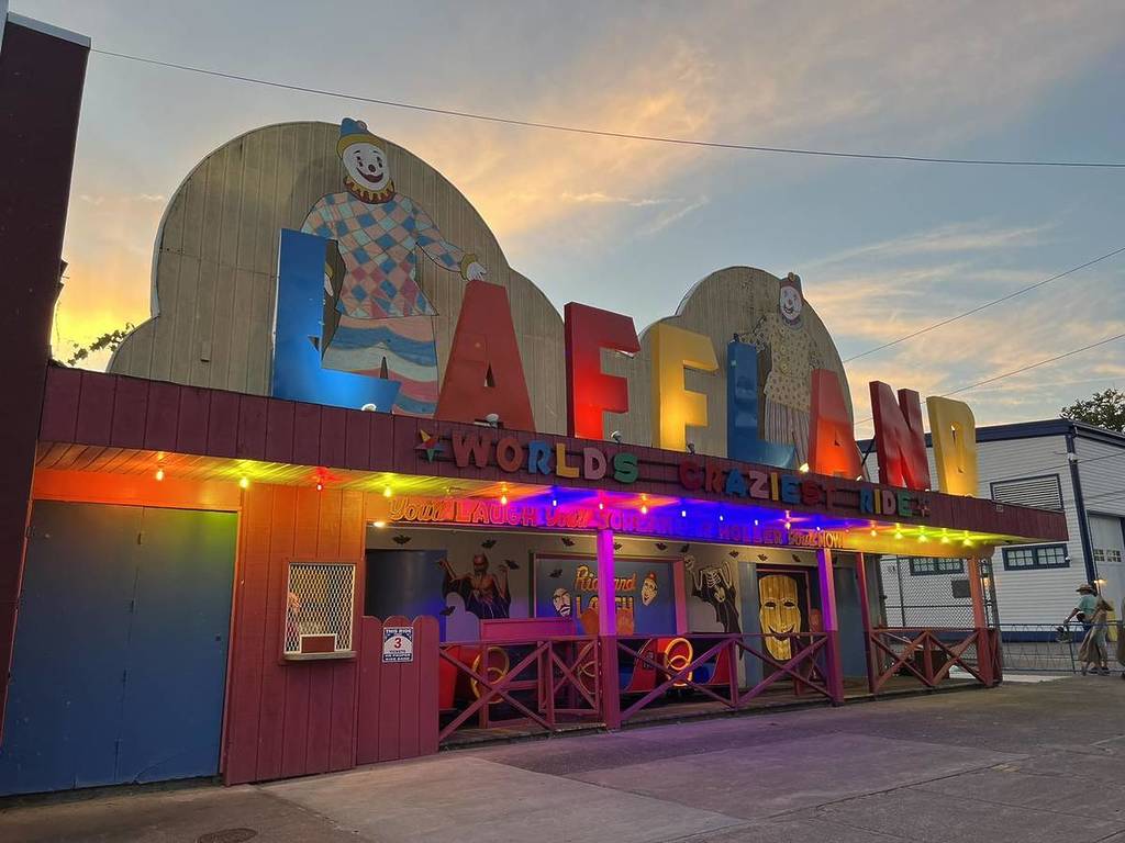 This Hidden Amusement Park in Upstate NY Feels Like Summer in the 1950s ...