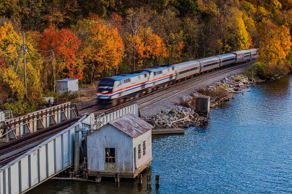This Gorgeous Amtrak Route Through New York Might Be The Prettiest In The U.S. — Especially In ...