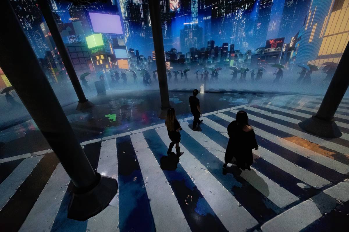 SUBMERGE By ARTECHOUSE Is Currently On Display In NYC, Featuring The ...