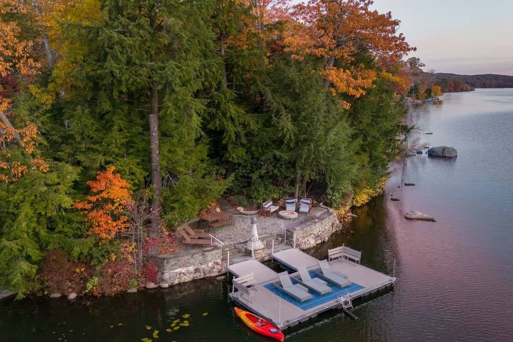 Este Airbnb frente al lago tiene su propia isla privada - y está a sólo ...