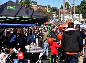 NY's Largest & Free Apple Festival Returns This October With Apple Pie ...