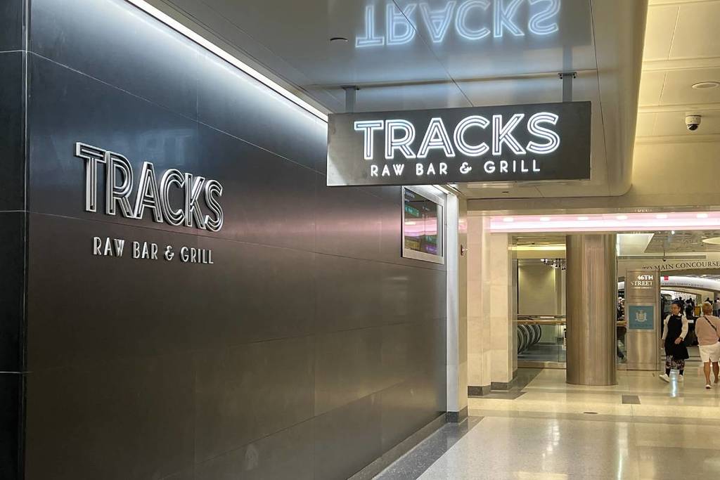 NYC’s Beloved Tracks Bar Just Opened A Brand New Spot In Grand Central ...