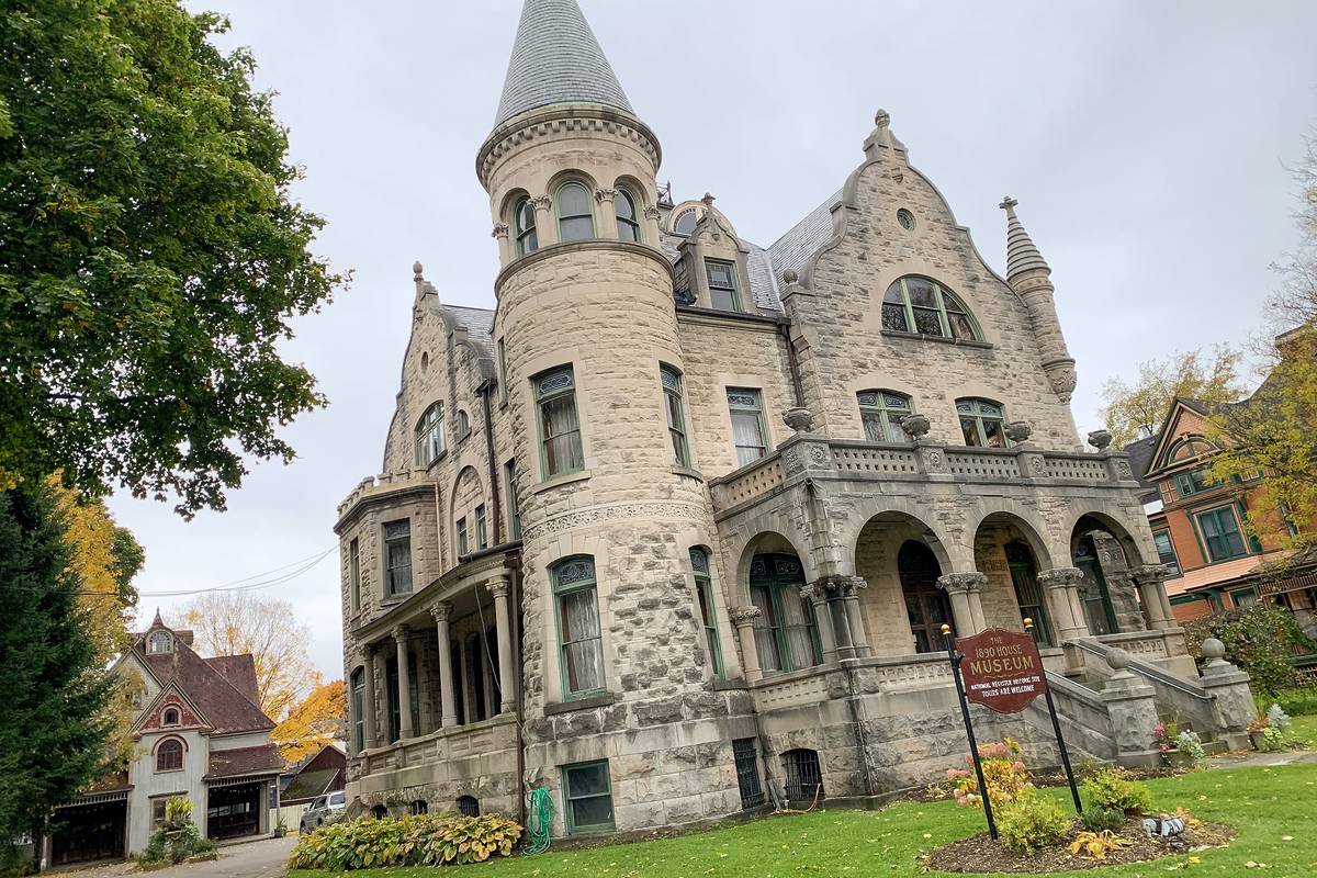 A Charming Small Town In Upstate NY Just Became A Film Set For A New ...