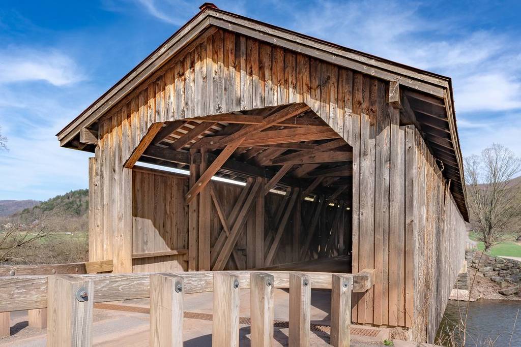 The Oldest Covered Bridge in New York Is Still Standing — And It’s in a ...