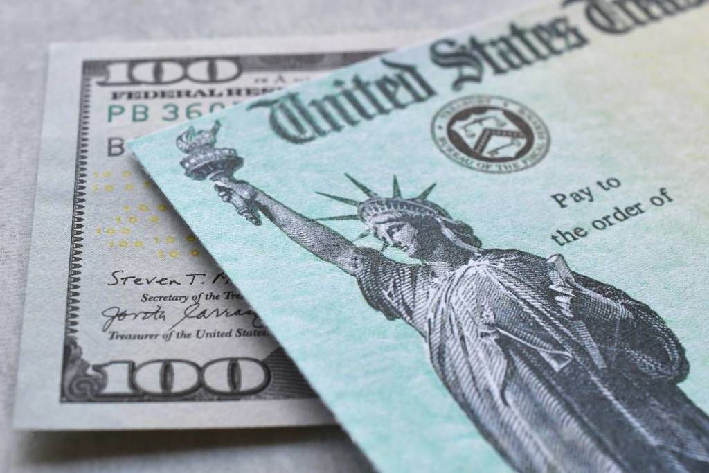 Thousands Of New Yorkers Are Receiving Surprise Checks Worth Up To $250 ...