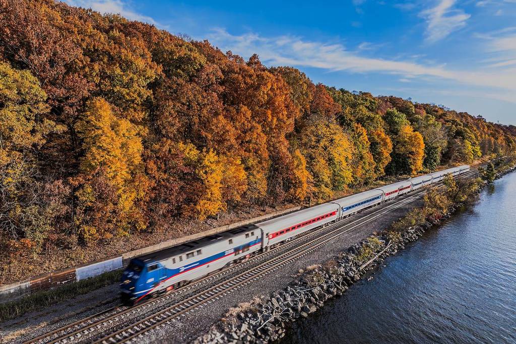 This 10-Hour Train Ride Through Upstate NY's Adirondacks Region Is One ...