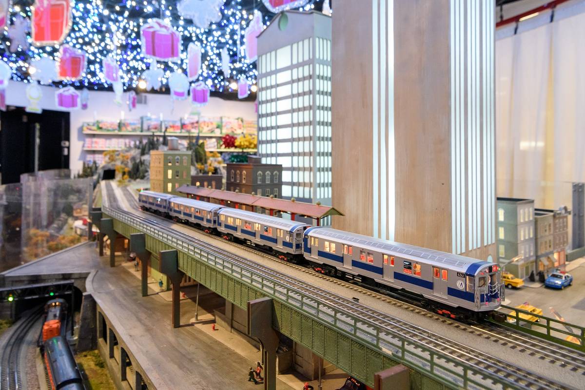 NYC’s Holiday Train Show Returns To Grand Central This November—Free ...