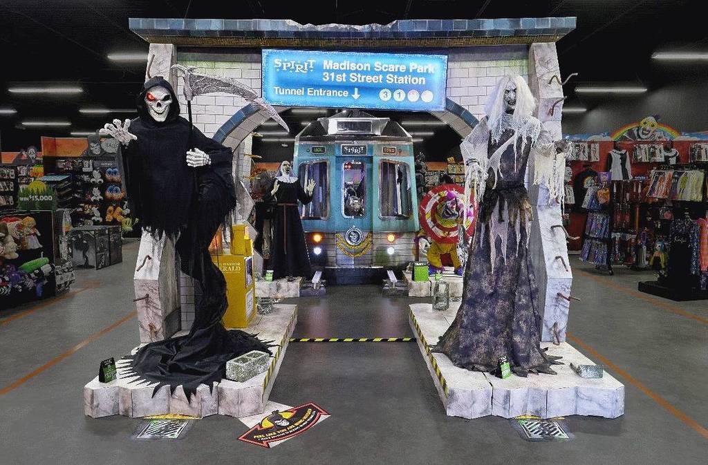 The Largest Spirit Halloween Store in the U.S. Is 2 Hours From NYC ...