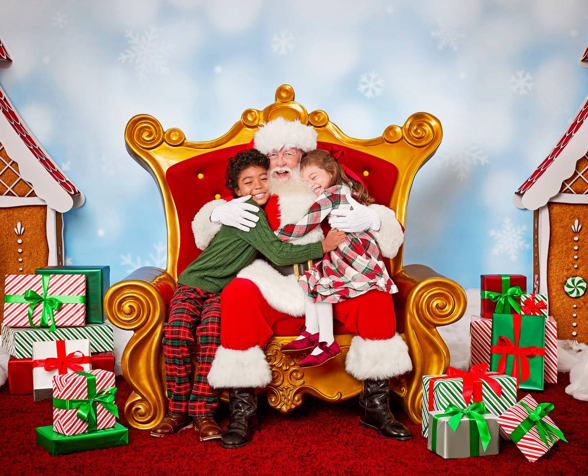 Spirit Halloween To Bring Back Spirit Christmas — The Festive Holiday ...