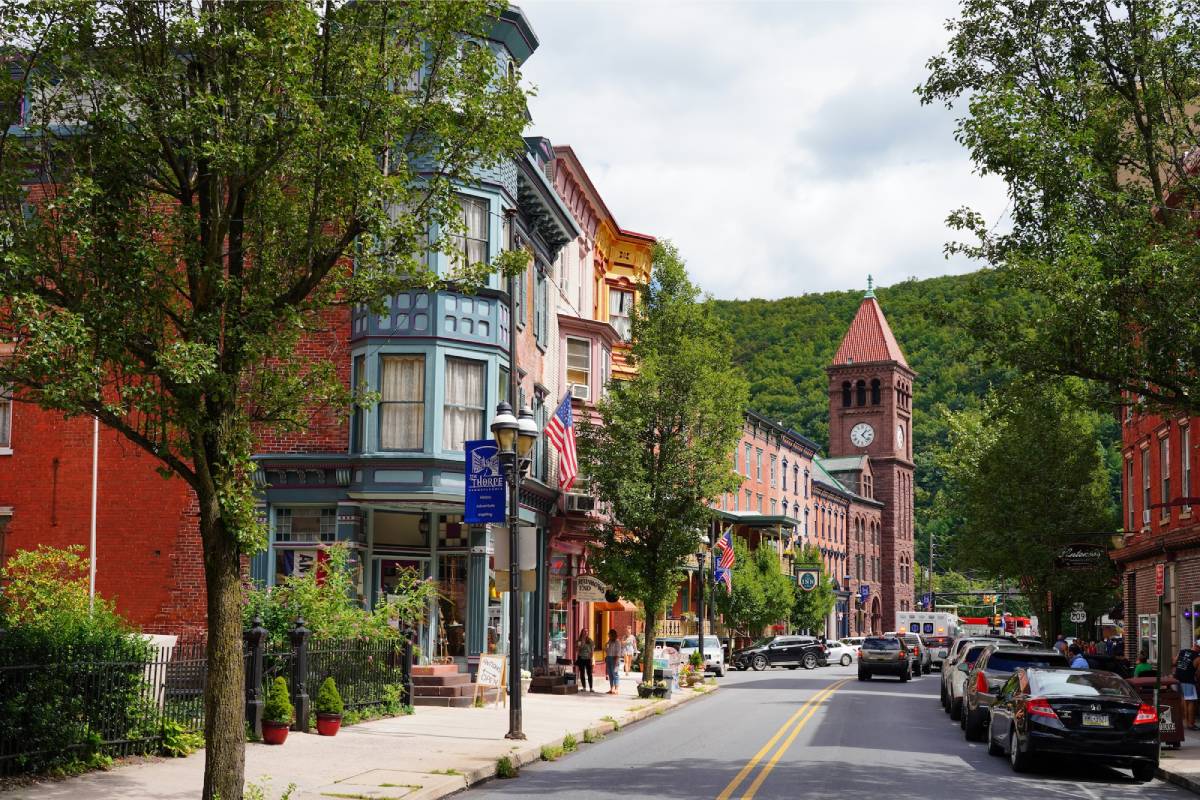 The 'Little Switzerland Of America' Is A Real-Life Alpine Village Just ...