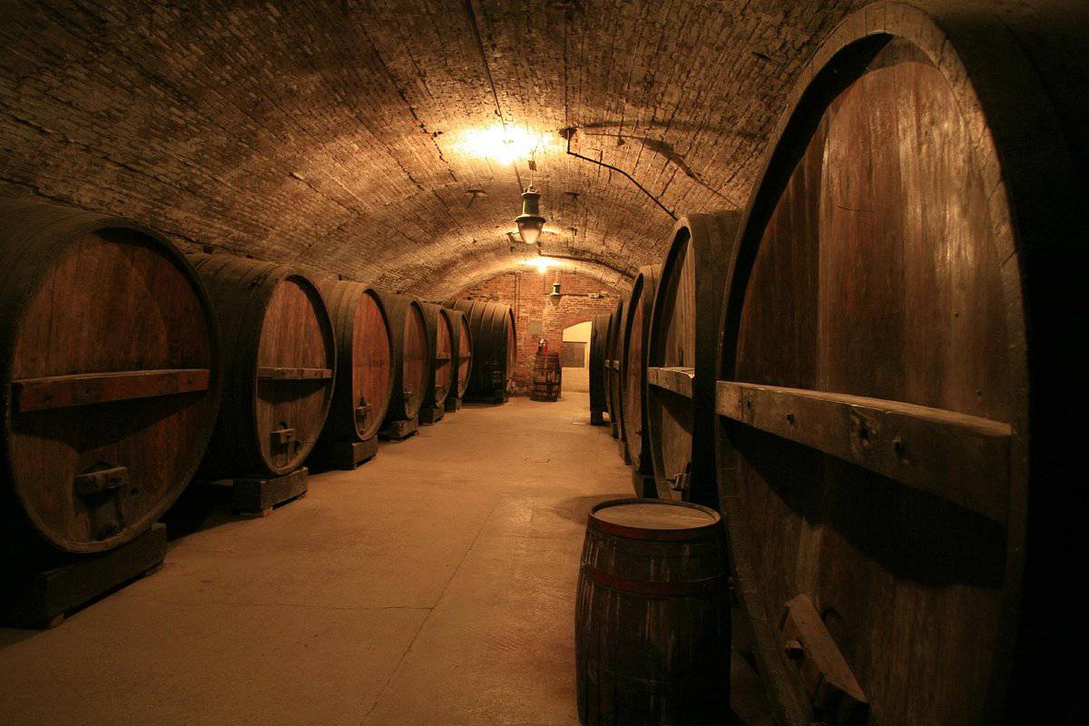 America's Oldest Winery Is Nestled In This Hidden NY Town — And It's ...