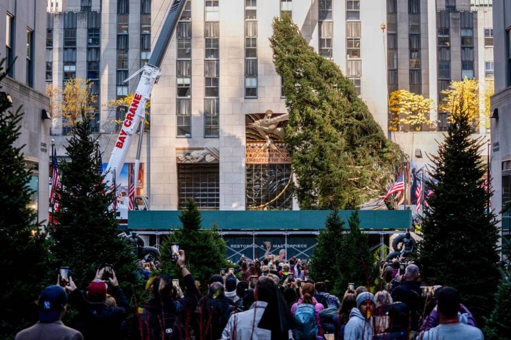 Le sapin de Noël 2025 du Rockefeller Center sera illuminé CE SOIR - Voici le guide ultime de la ...