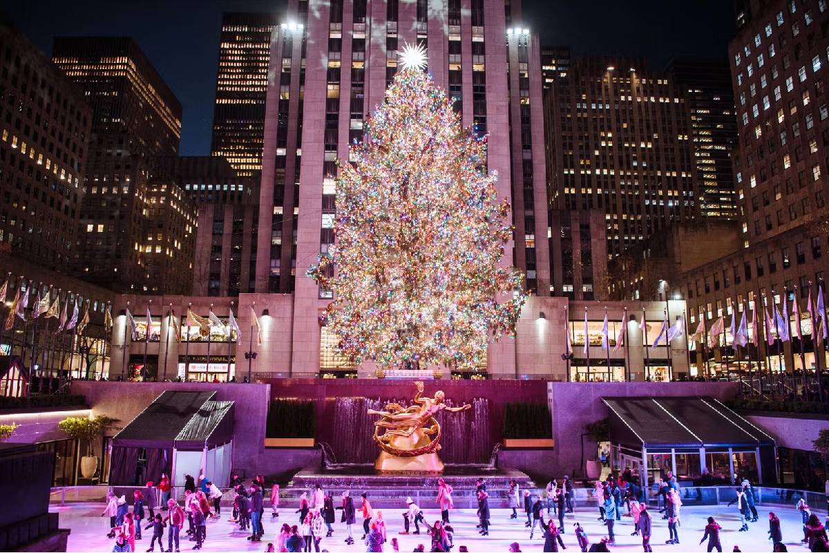The 2025 Rockefeller Center Christmas Tree Will Be Lit TONIGHT – Here’s ...