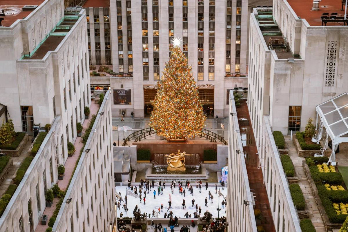 The 2025 Rockefeller Center Christmas Tree Will Be Lit TONIGHT – Here’s ...
