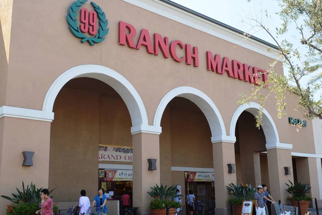 Un énorme Food Hall ouvre sous le supermarché pan-asiatique 99 Ranch de ...