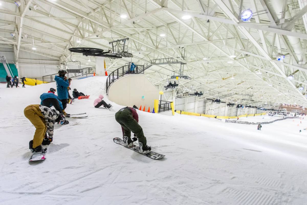 The Country's Only Indoor Ski Resort Is Just 30 Minutes From NYC — With ...