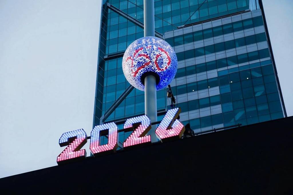 Der Times Square NYE Ball wird dieses Jahr zum ersten Mal seit Beginn ...