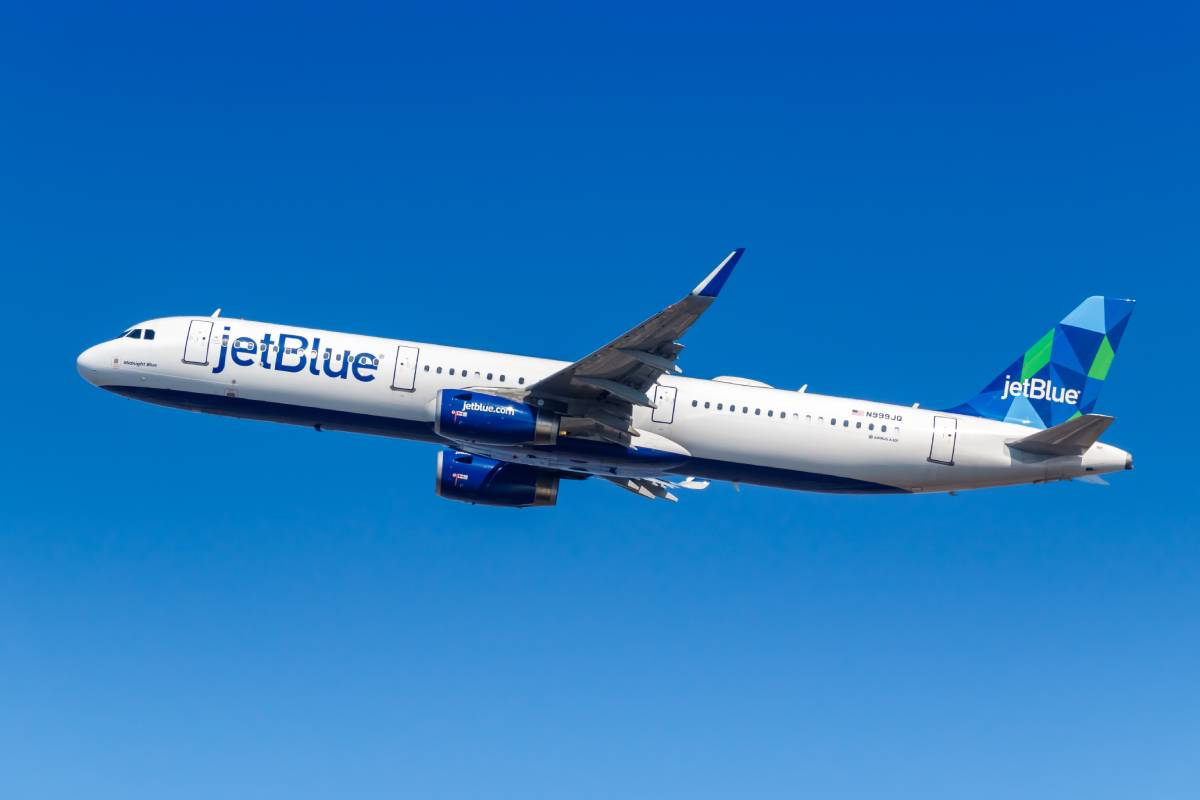 JetBlue propose des vols aller-retour 100 % gratuits, mais il y a un ...