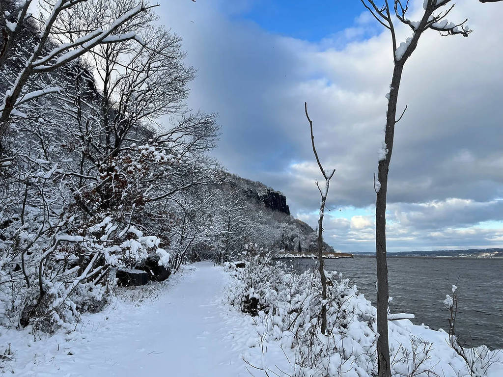 This 358-Mile Winter Hiking Trail Starts On A NYC Subway Platform — And ...