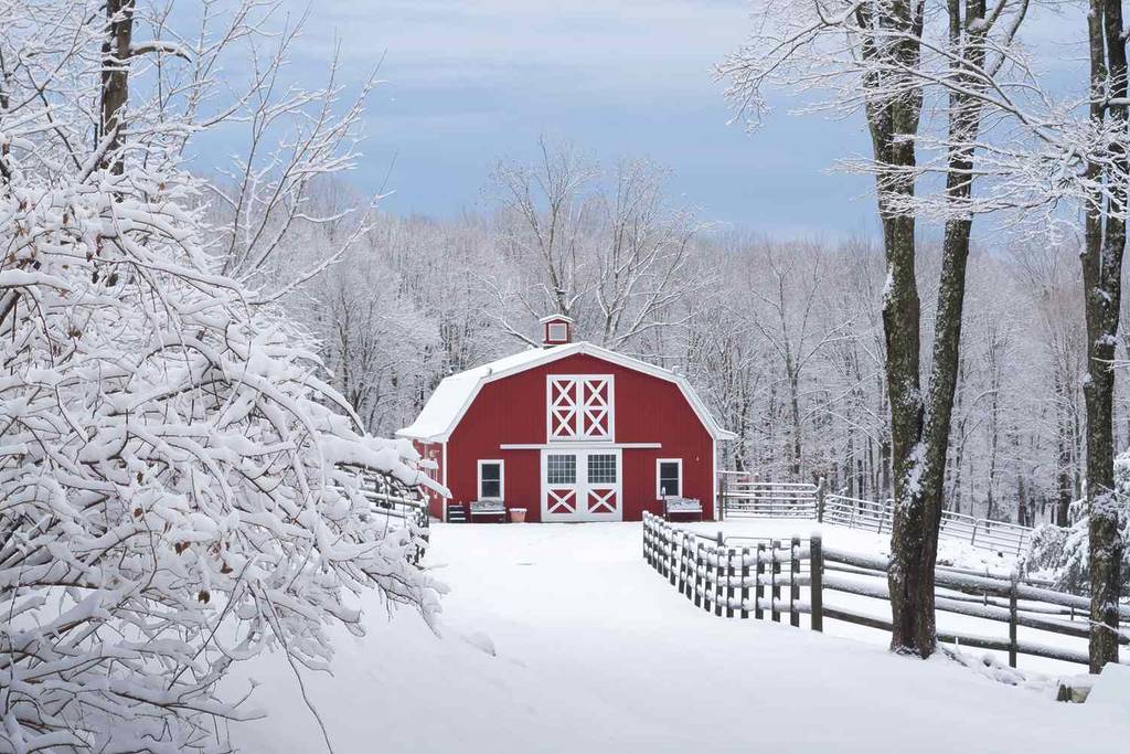 A Snowy New York River Town Is One of The Coziest Small Towns in the U ...