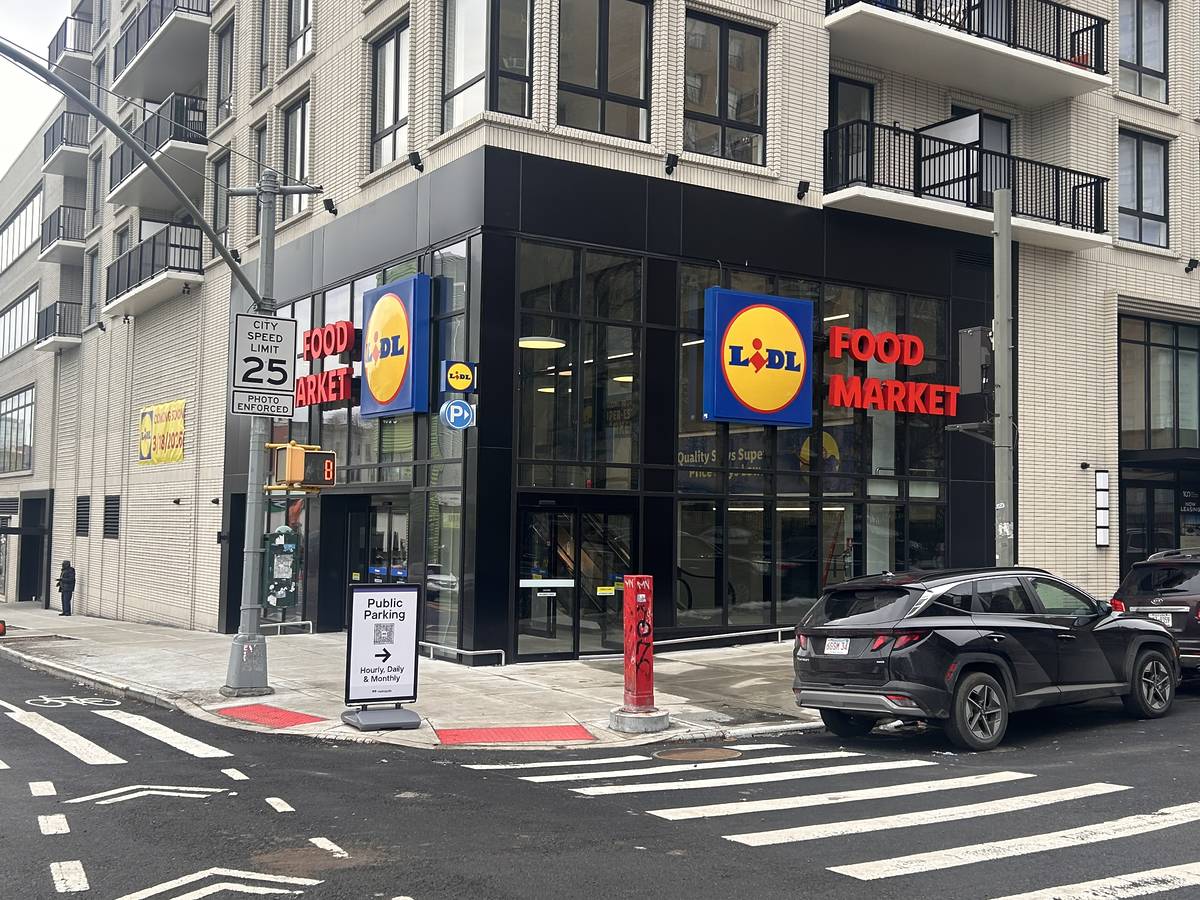 A New Budget-Friendly Grocery Giant Is Arriving In Brooklyn With ...