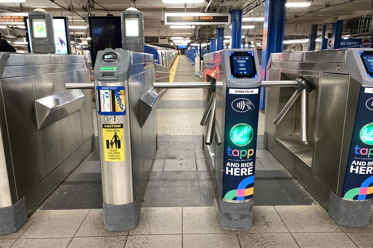 After 22 Years, The PATH Is Finally Replacing Every Single Turnstile ...