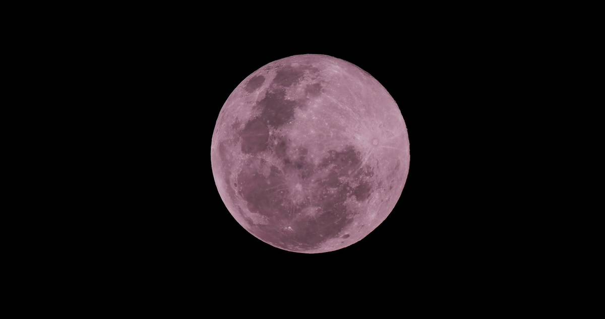 A Pink Full Moon Will Glow Over The NYC Skyline Tonight (4/1): Here’s ...
