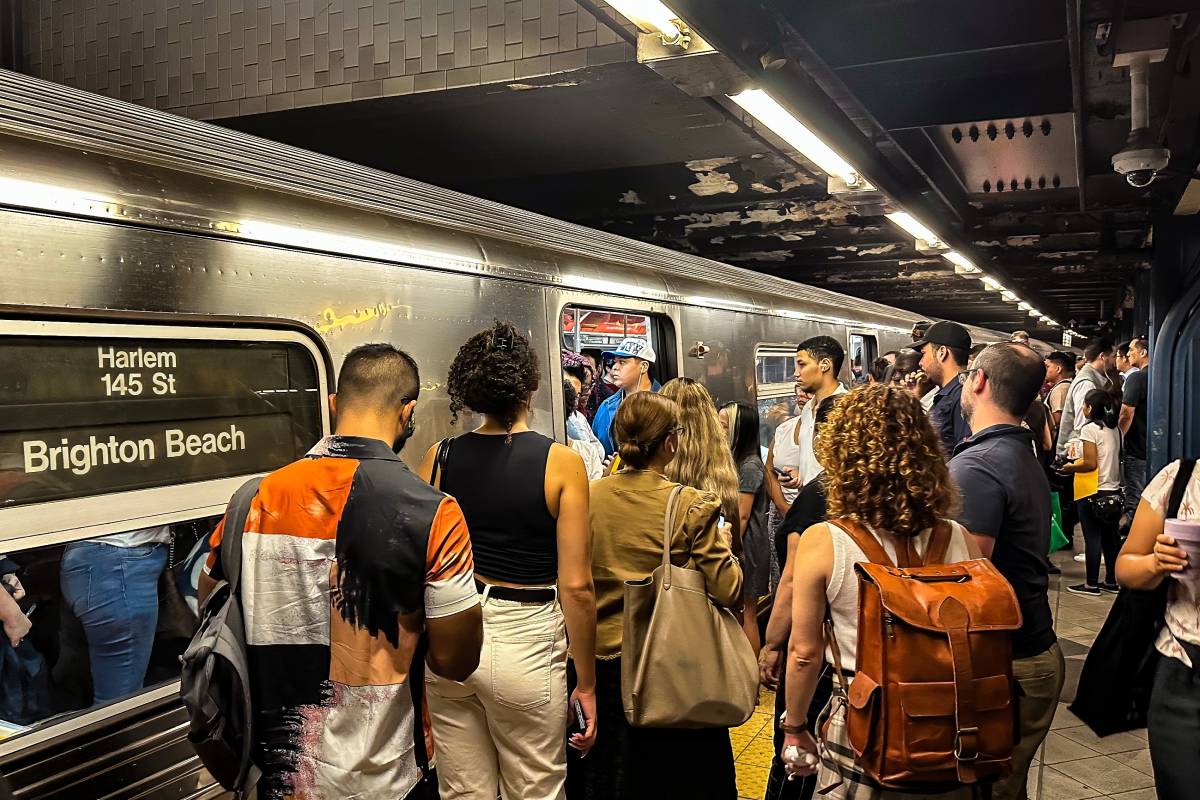 [APRIL FOOLS'] New MTA Rule Could Fine Passengers Who Enter The Train ...