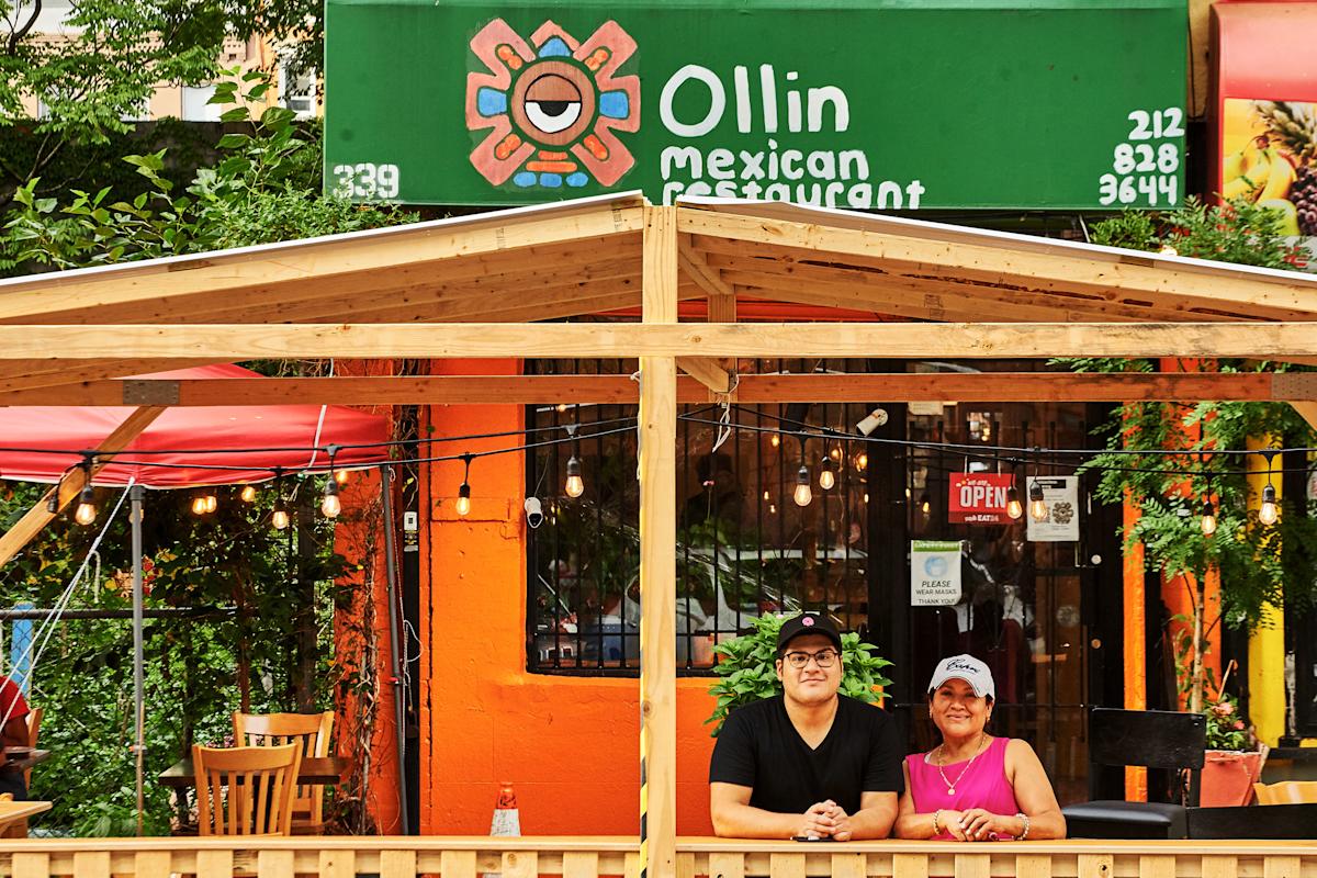 Ce petit bijou cosy d'East Harlem sert d'énormes tacos à la birria et ...
