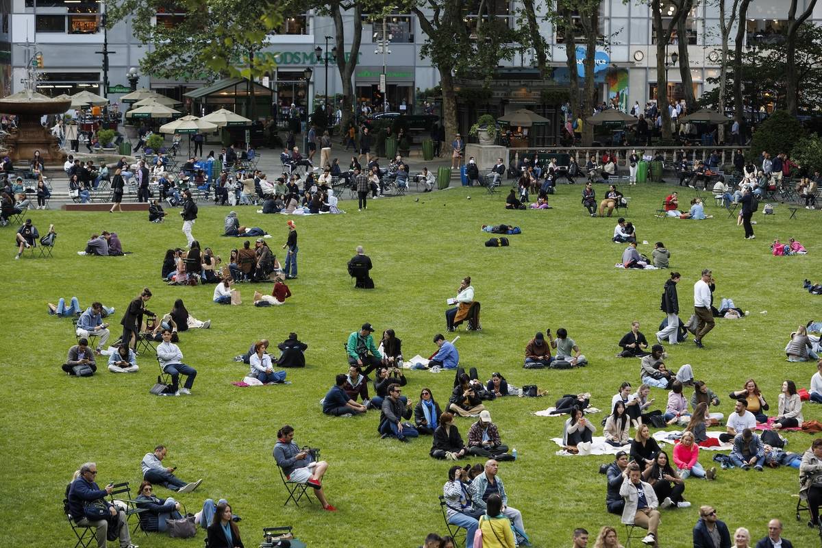 Bryant Park’s Iconic Lawn Just Reopened For The Season Earlier Than ...