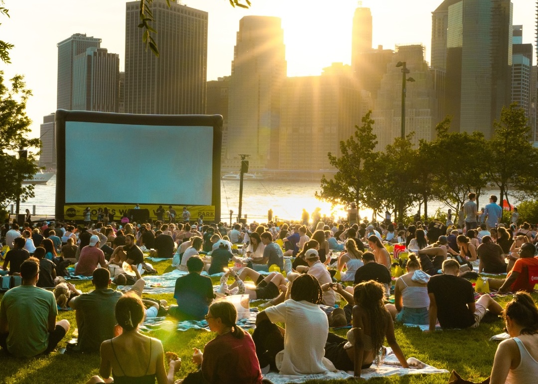 Brooklyn Bridge Park’s free outdoor 'Movies With A View' returns this ...
