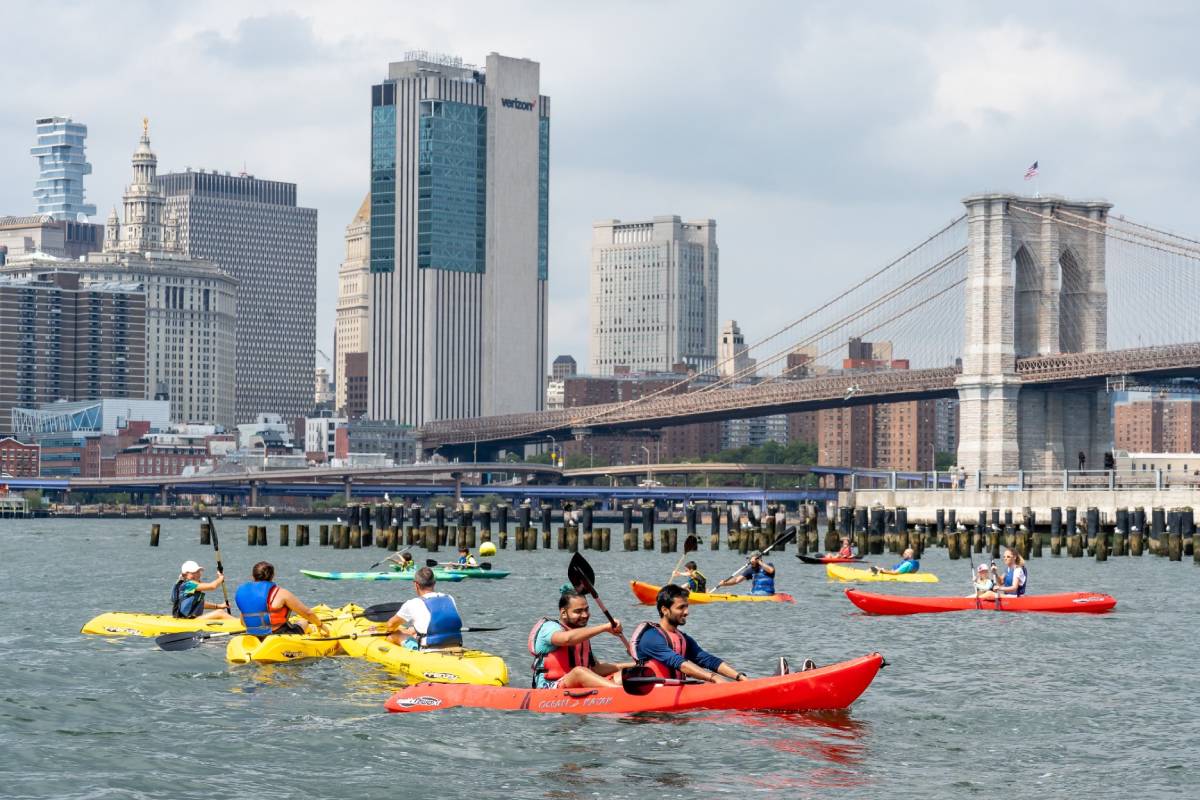 Brooklyn Bridge Park's free kayaking returns this May—here’s how to ...