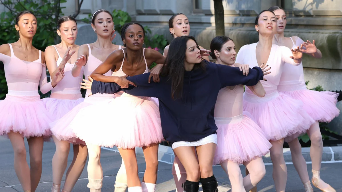 Filming in the streets of uptown NYC: Olivia Rodrigo is shooting a ...