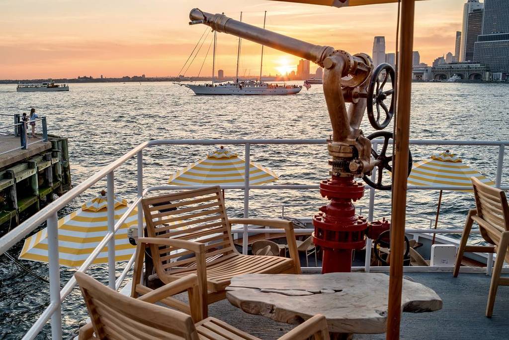 Este barco de bomberos del FDNY de los años 60, ya retirado, acaba de ...