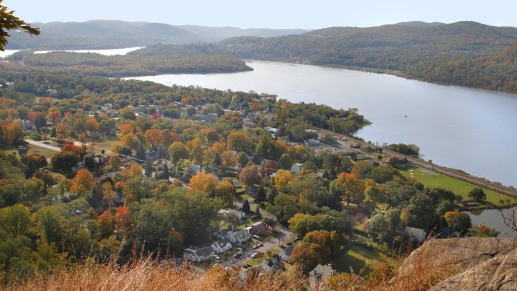 Dating back to 1846, this beautifully preserved 2,000-person Hudson ...