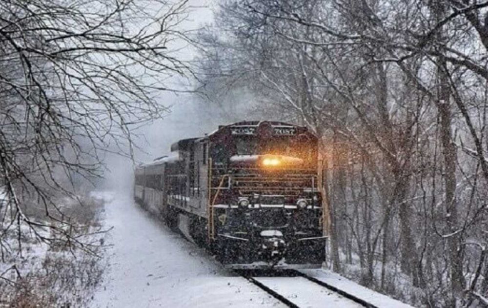 Get Whisked Away To The North Pole On This Magical Train Ride Just ...