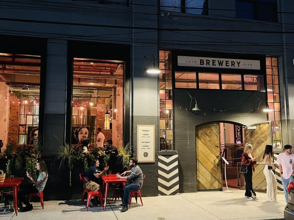 10 Brilliant Breweries In Philadelphia With The Best Beer