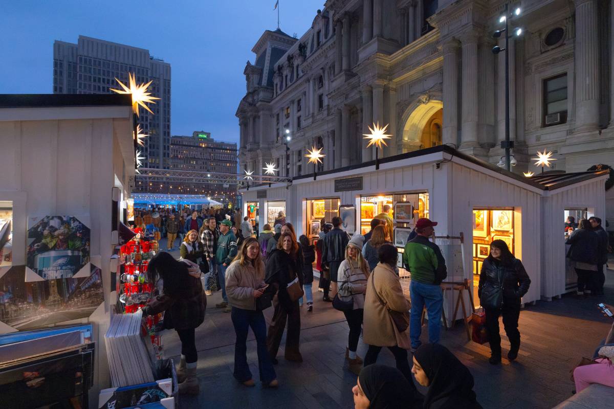 Philly's Largest Holiday Market Returns To Dilworth Park